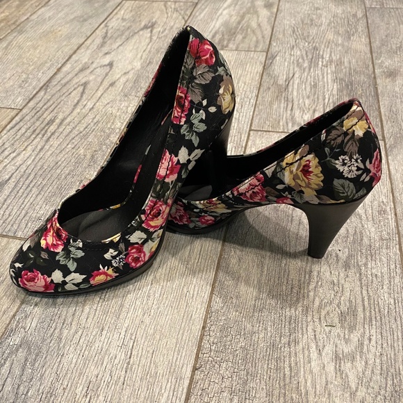 Urban Outfitters | Shoes | Urban By Gemo | Poshmark